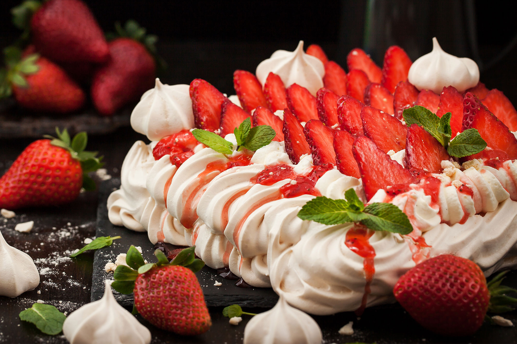 Pavlova Cake With Strawberry And Whipped Cream - How To Make Recipes
