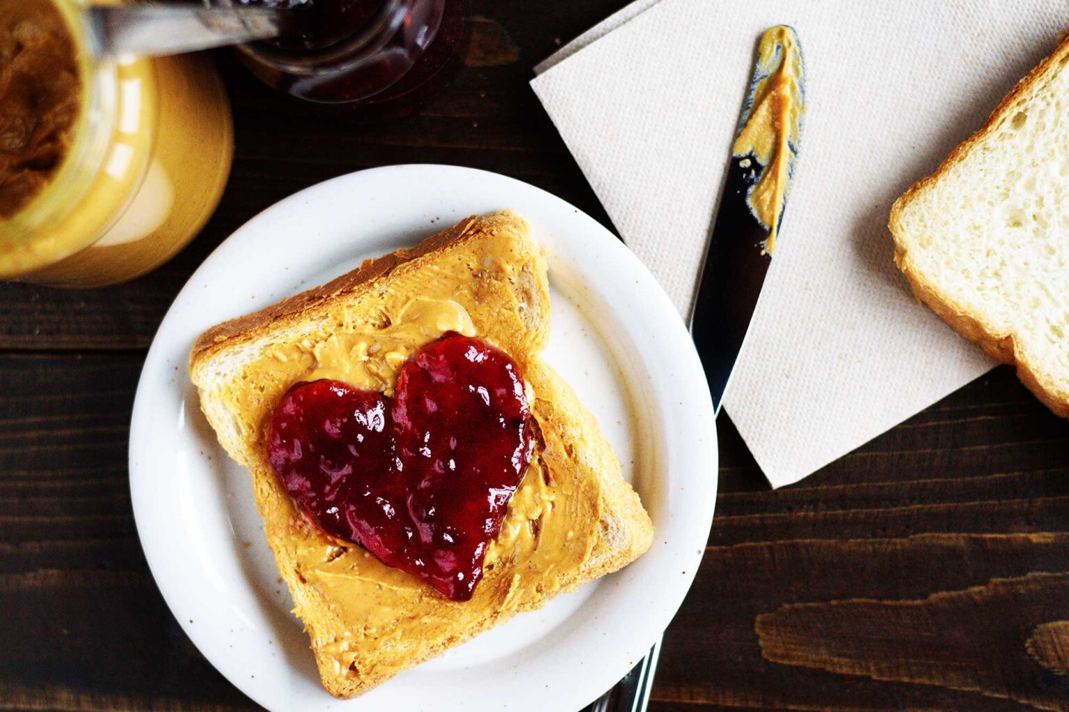 How To Make Traditional Peanut Butter and Jelly Sandwich - How To Make ...