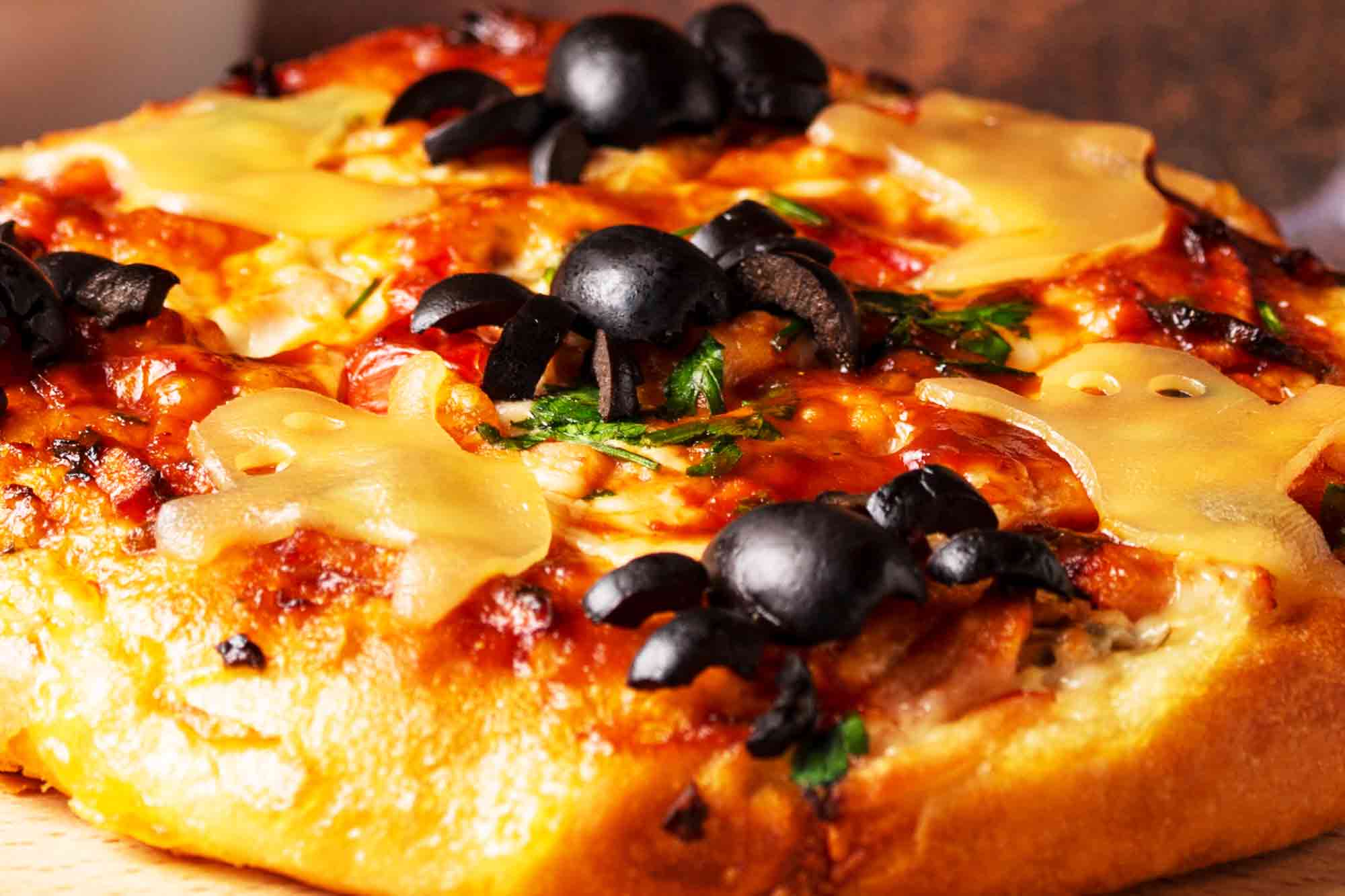 Halloween Pizza With Cheese Ghosts And Olive Spider - How To Make Recipes