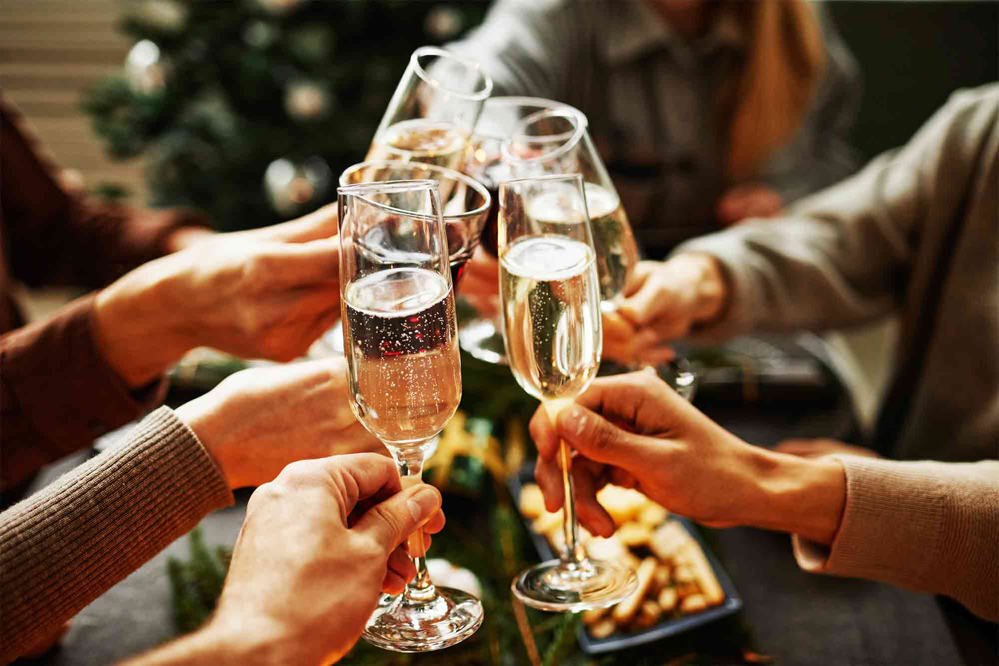 Festive Fizz - The Cheerful Surge of Christmas Themed Beverages - How ...