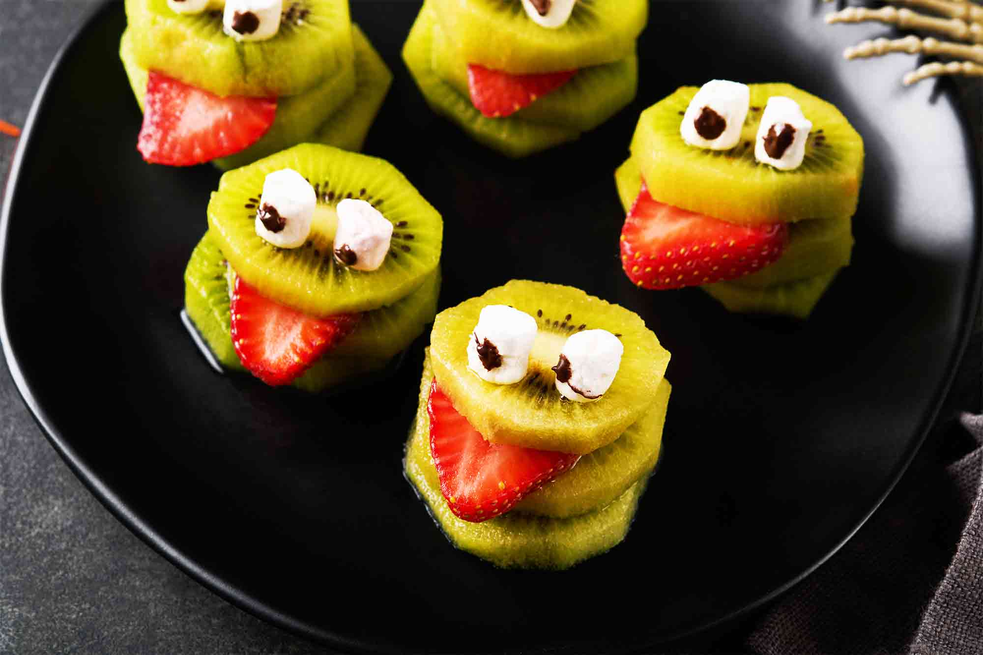 Spooky Green Kiwi Monsters For Halloween - How To Make Recipes